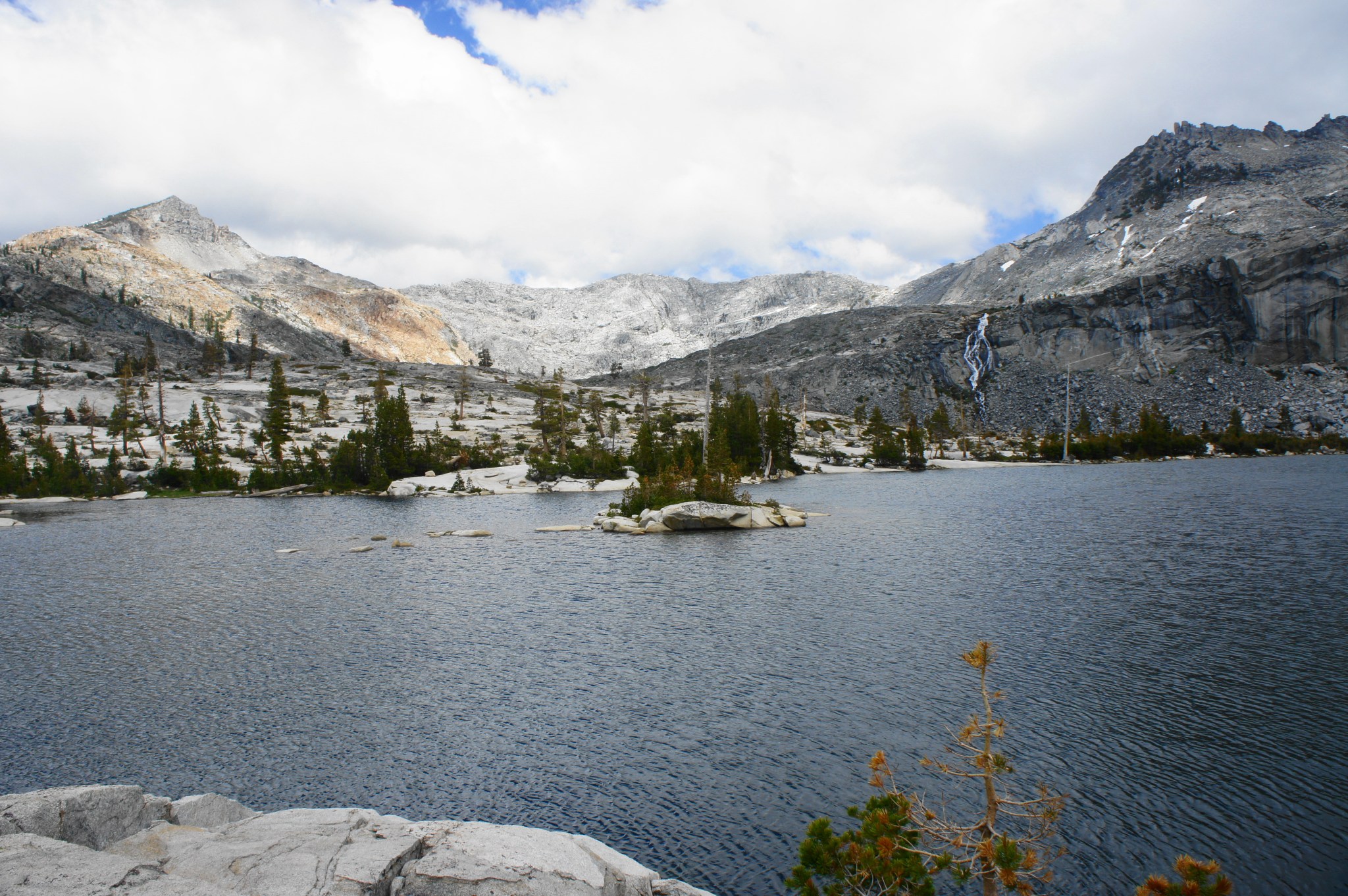 Twin Lakes, Boomerang Lake, & Island Lake (Desolation Wilderness, CA ...
