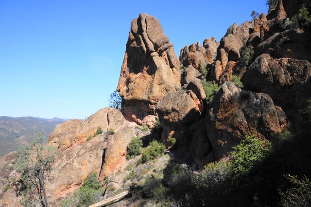 Juniper Canyon Trail to High Peaks Loop (Pinnacles National Park, CA ...