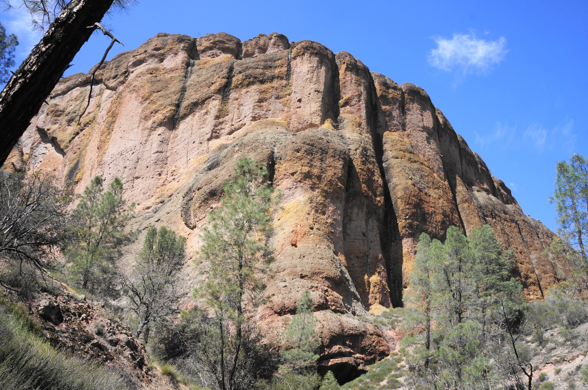 Balconies Cliffs – Balconies Cave Trail Loop (Pinnacles National Park ...