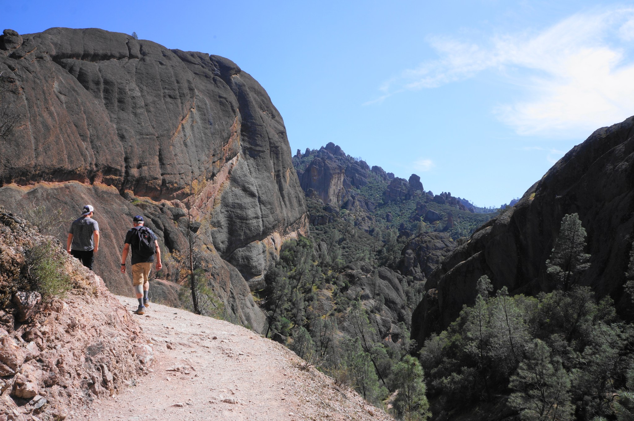 Balconies Cliffs – Balconies Cave Trail Loop (Pinnacles National Park ...