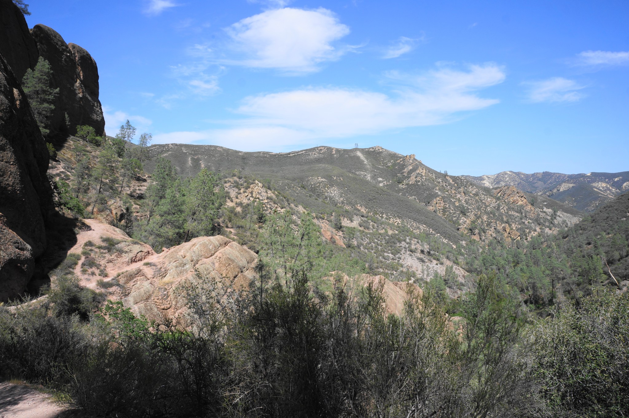 Balconies Cliffs – Balconies Cave Trail Loop (Pinnacles National Park ...