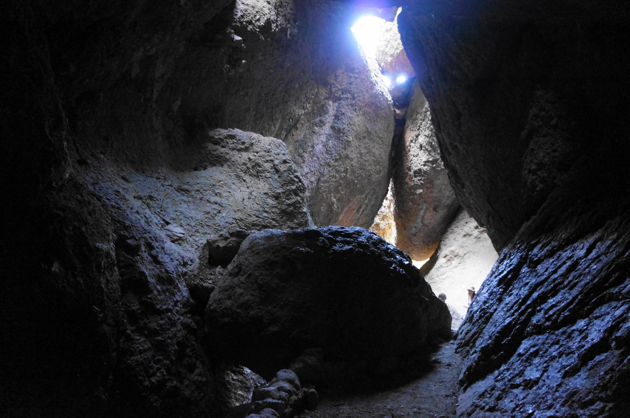 Balconies Cliffs – Balconies Cave Trail Loop (Pinnacles National Park ...