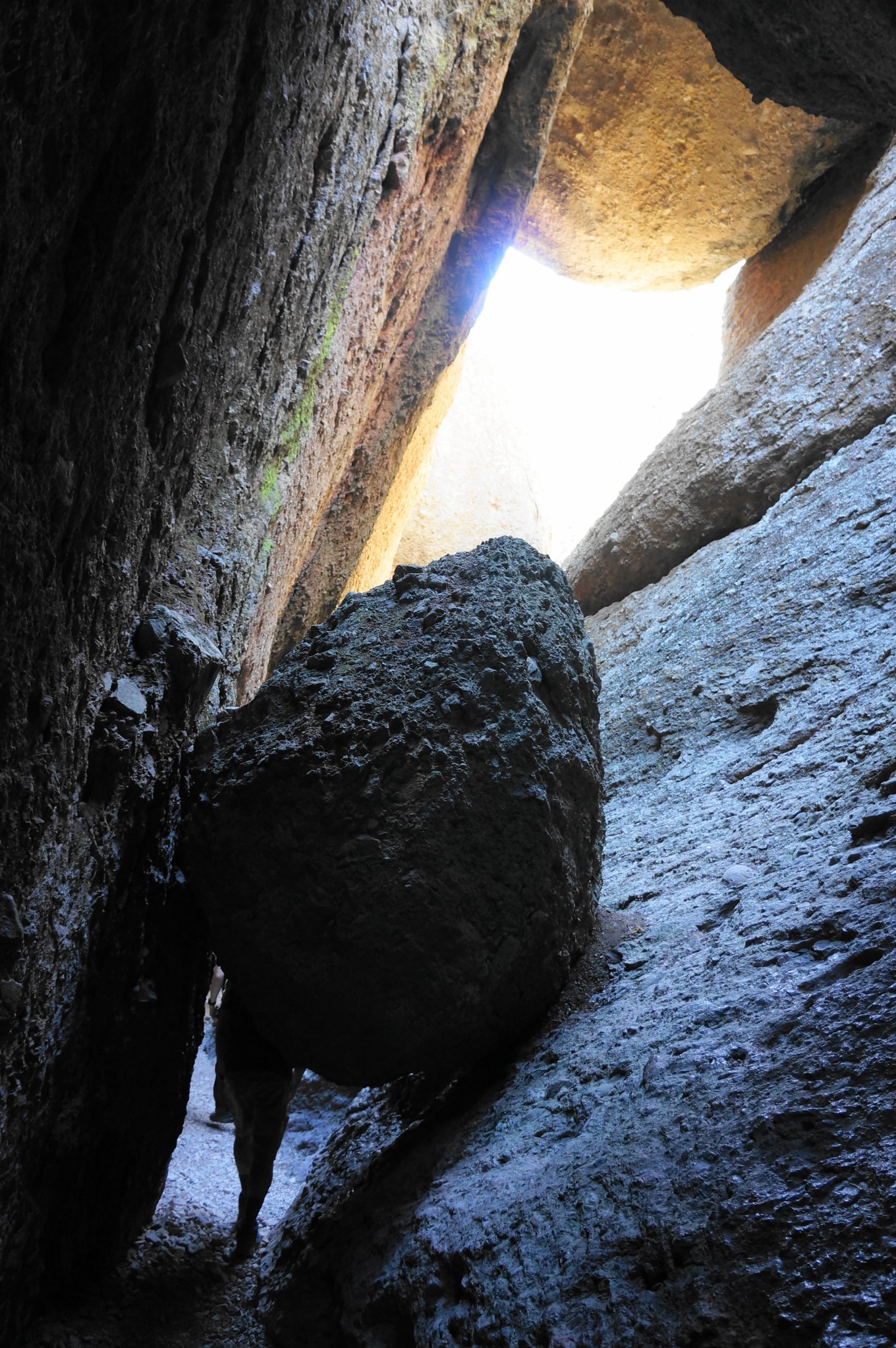 Balconies Cliffs – Balconies Cave Trail Loop (Pinnacles National Park ...