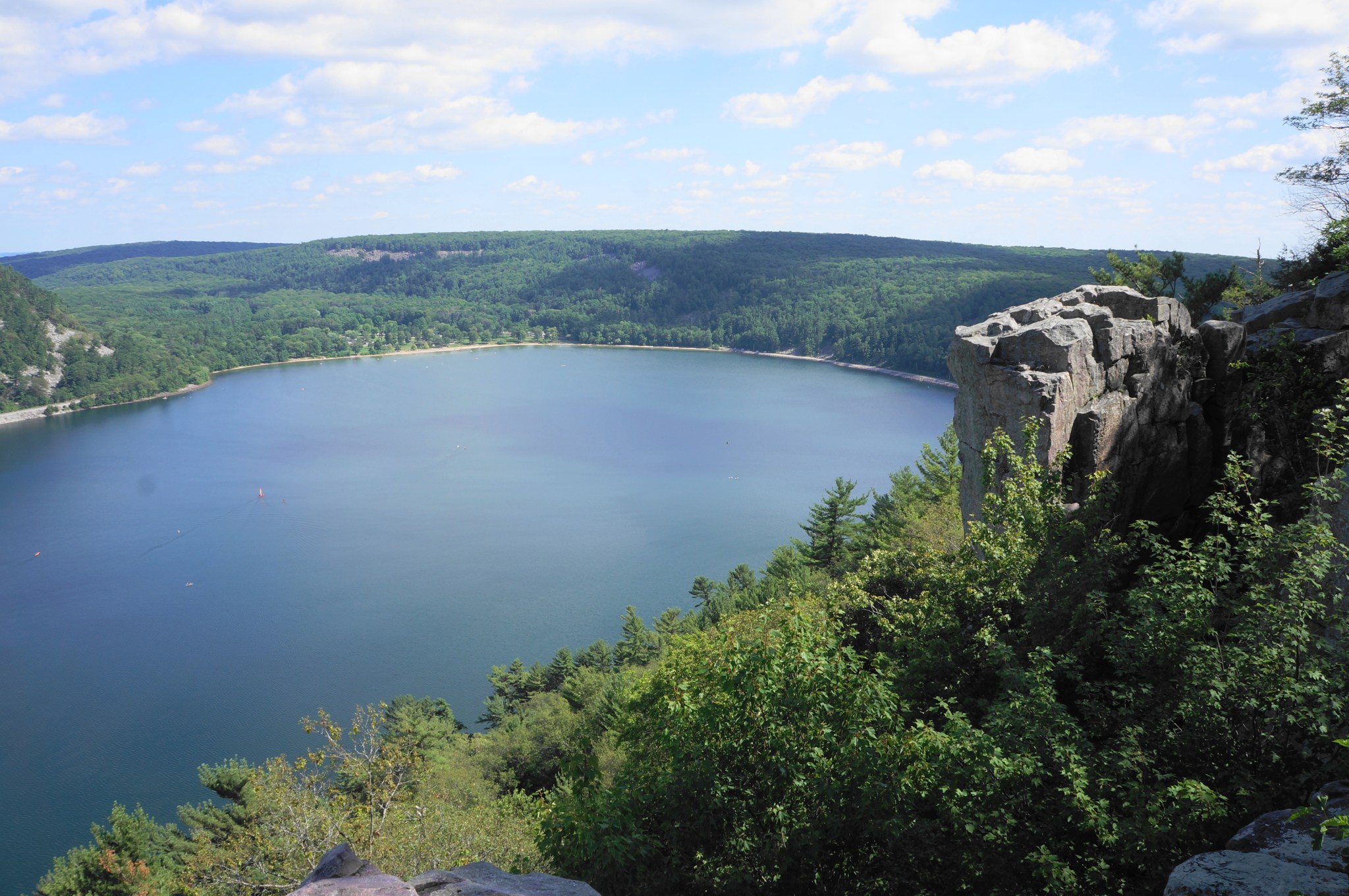 Devil’s Lake Loop (Devil’s Lake State Park, WI) – Live and Let Hike