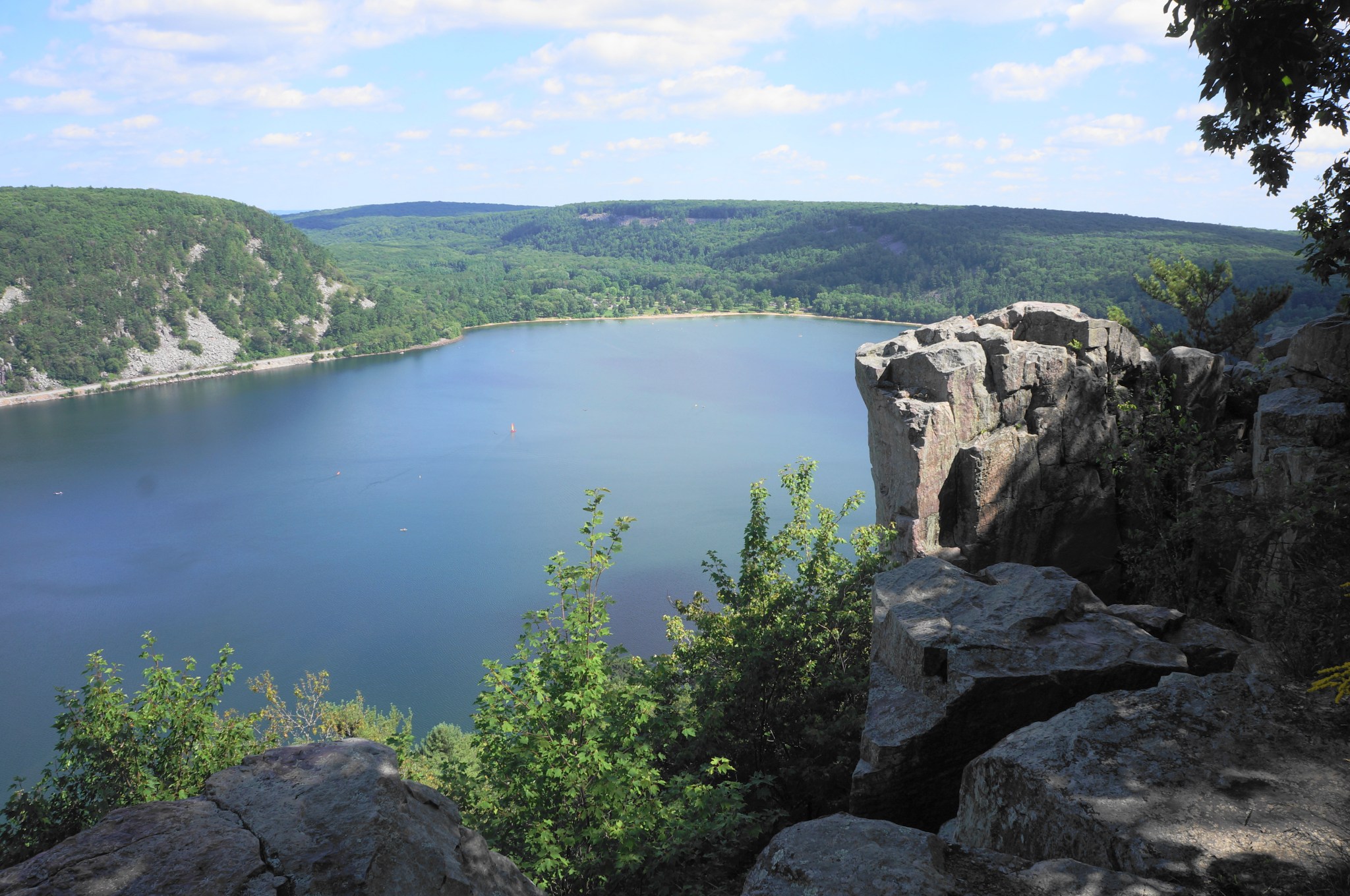 Devil’s Lake Loop (Devil’s Lake State Park, WI) – Live and Let Hike