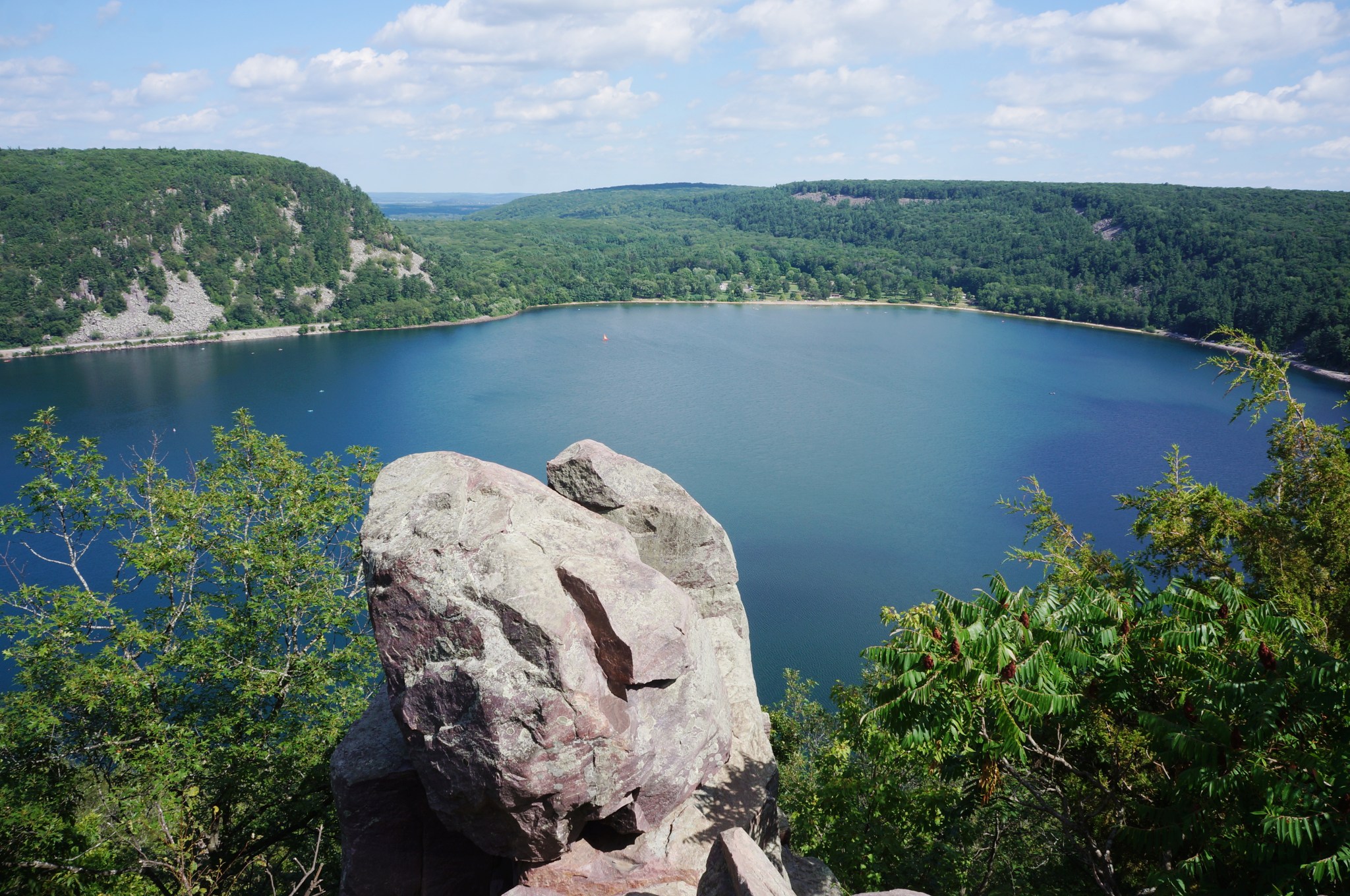 Devil’s Lake Loop (Devil’s Lake State Park, WI) – Live and Let Hike