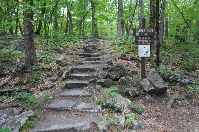 Summit Rock, Echo Canyon, & River Bluff Trail Loop (Interstate Park, WI ...